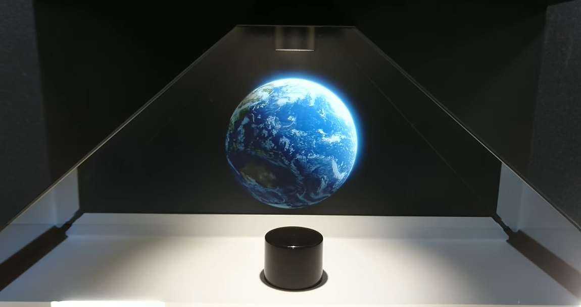 映像が浮かび上がる！3DCGホログラムディスプレイとは？種類や仕組み、活用事例を解説 | 販促アカデミー